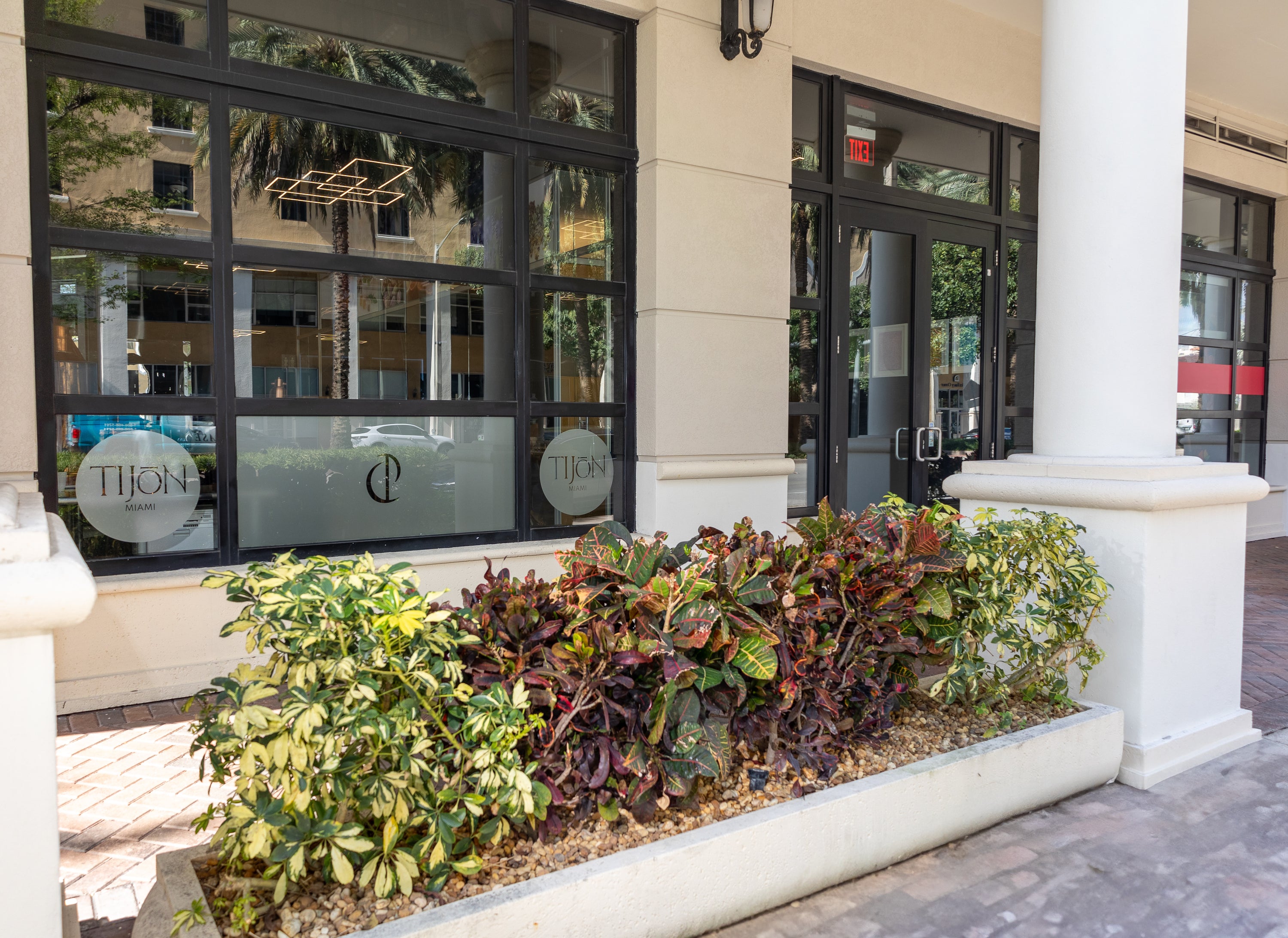 Tijon Miami | Custom Perfume & Fragrance Studio